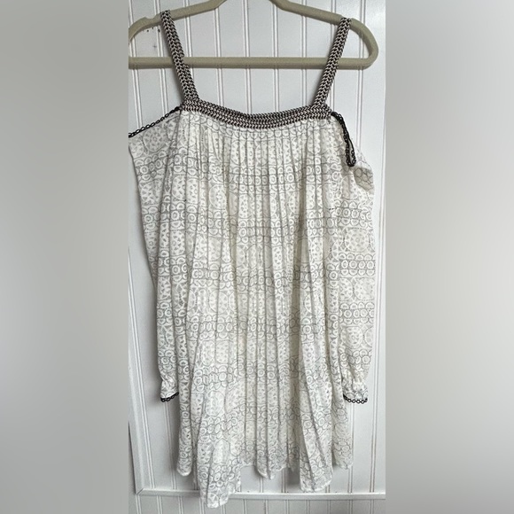 foxiedox | Dresses | Foxiedox Off The Shoulder Ivory And Black Lace ...